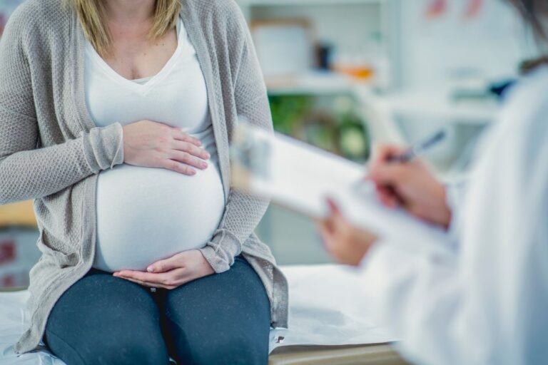 Karlični položaj bebe i porođaj
